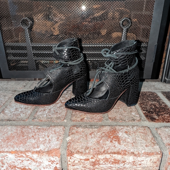 Freebird by Steven | Shoes | Freebird Joyce Black Snakeskin Bootie ...